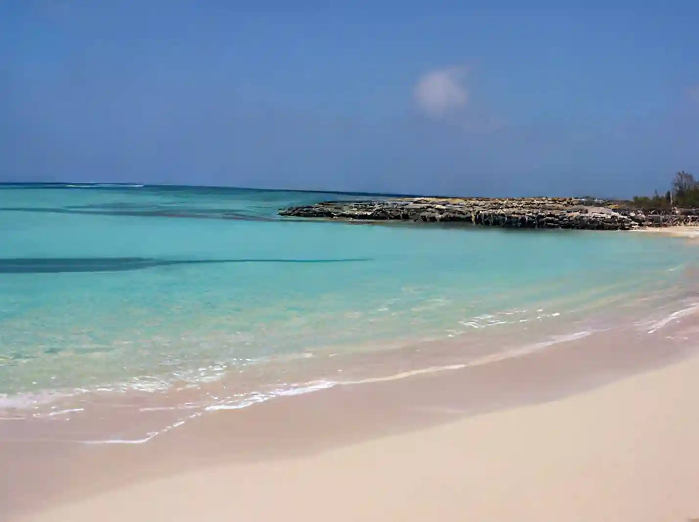 Beachfront Lot for Sale in Rum Cay Island, Bahamas