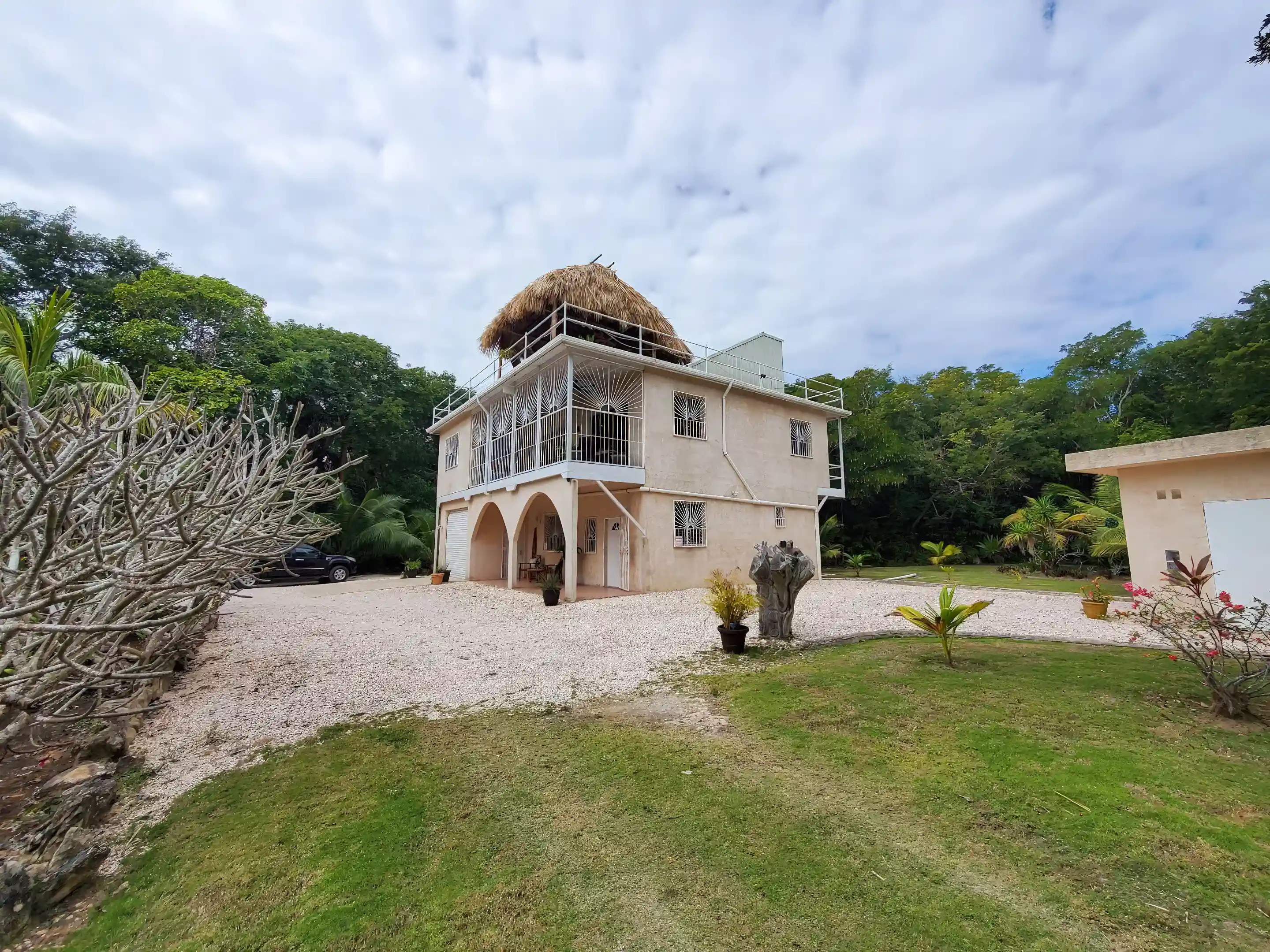 Sea View Home for Sale in Belize - Viviun