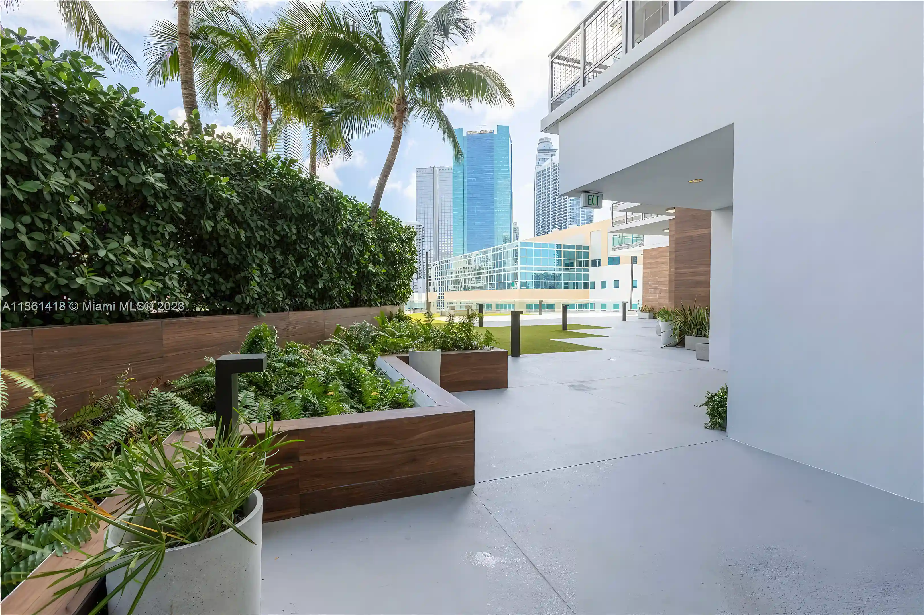 1 Bed, 1 Bath @ Wind Condo for Sale in 350 S Miami Ave # 2310, Miami ...