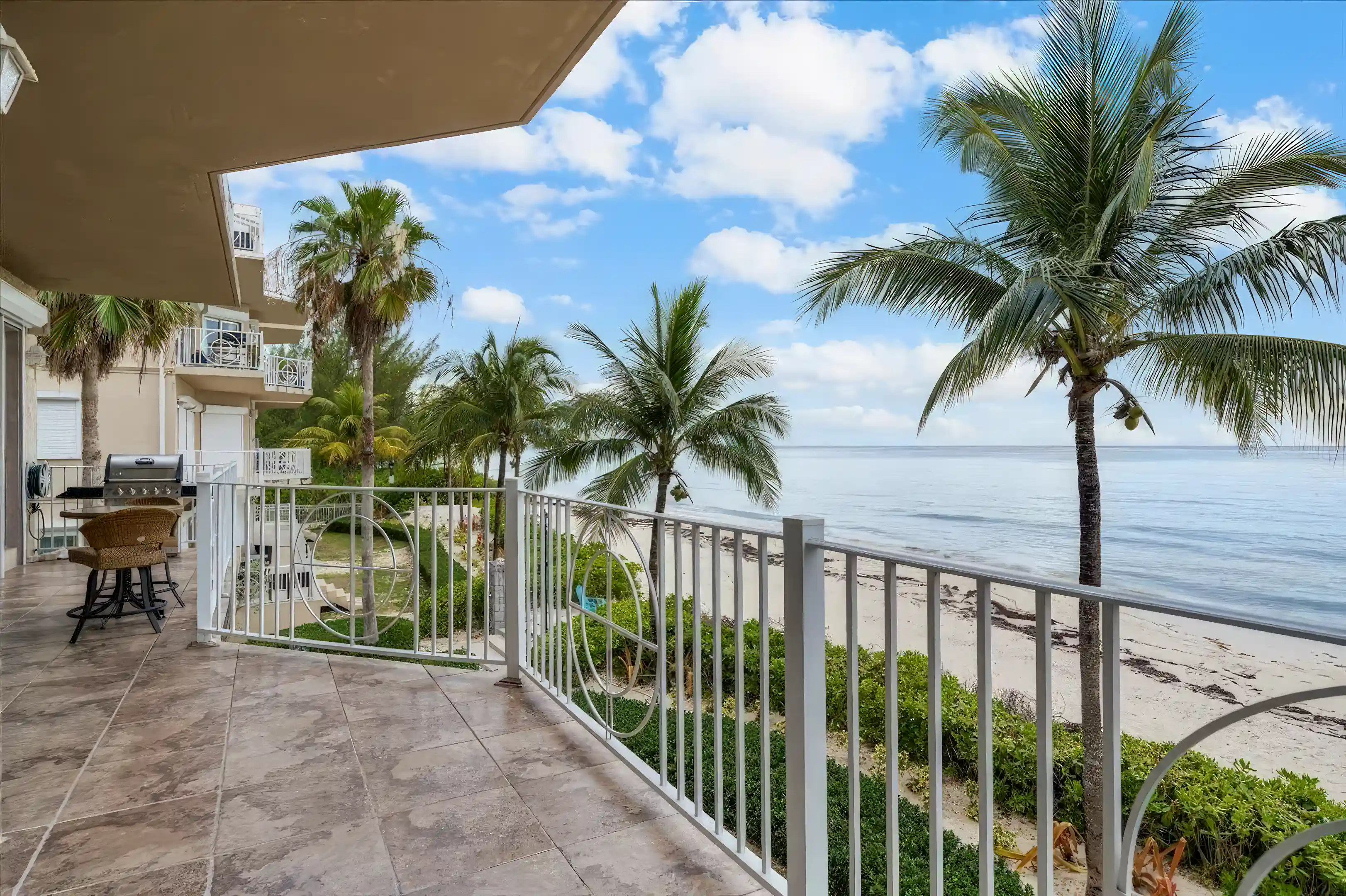 Two Beachfront Condos for Sale in Nassau, New Providence, Bahamas - Viviun