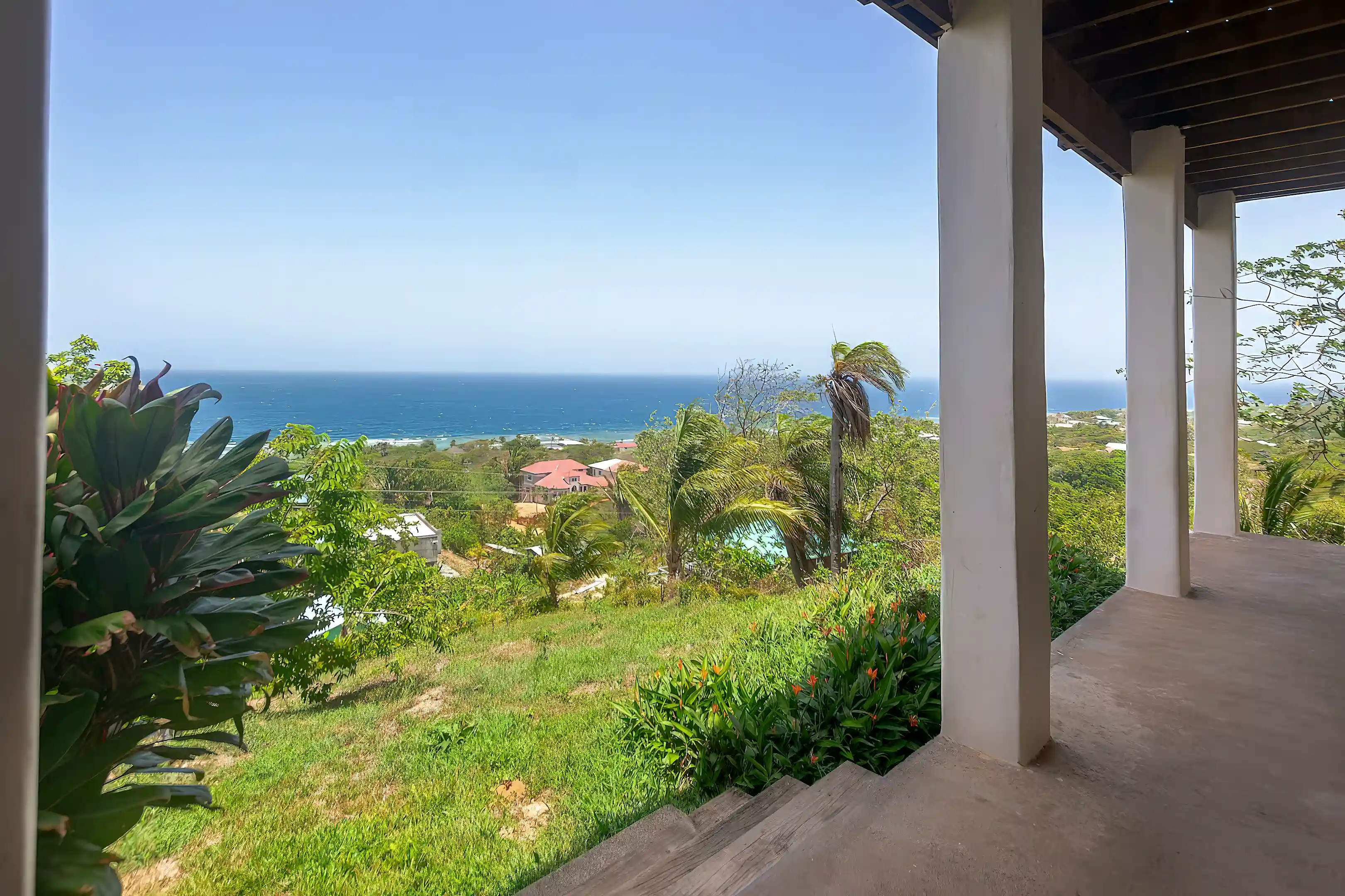 Ocean View Home for Sale in Roatan, Bay Island, Honduras - Viviun