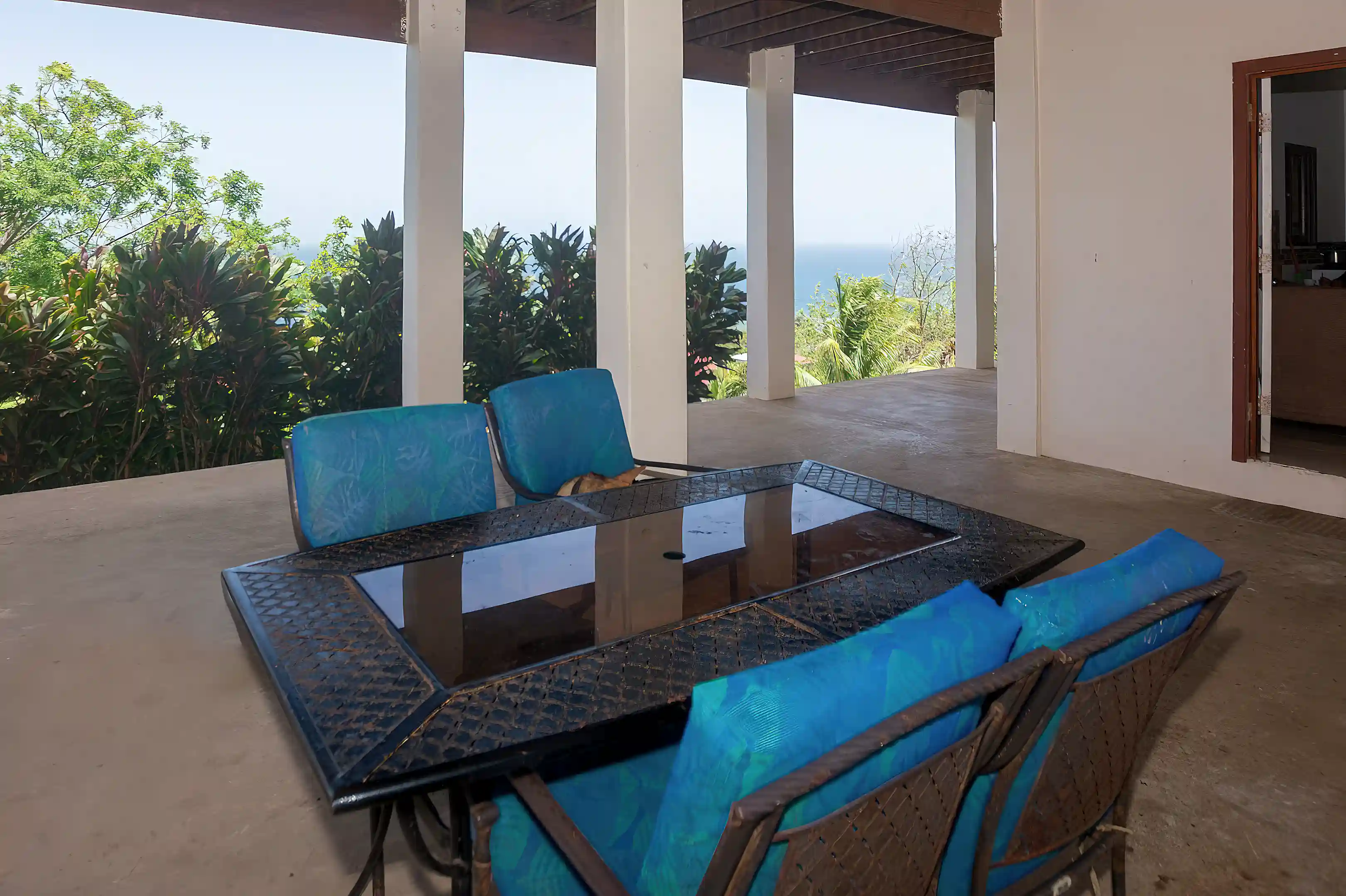 Ocean View Home for Sale in Roatan, Bay Island, Honduras - Viviun