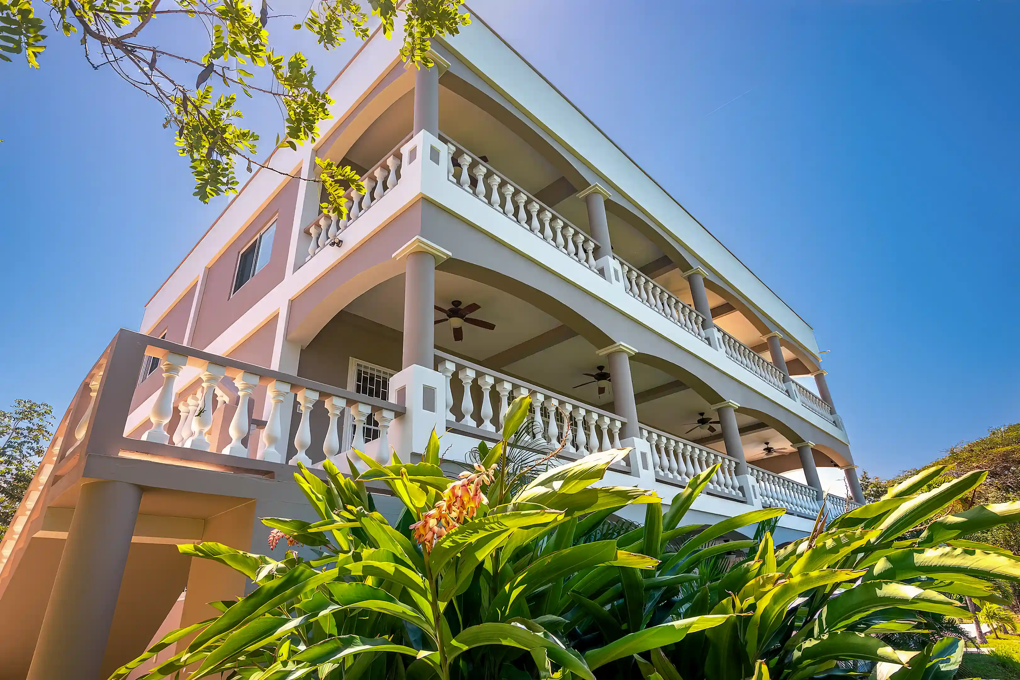 Home for Sale in Roatan, Bay Island, Honduras - Viviun