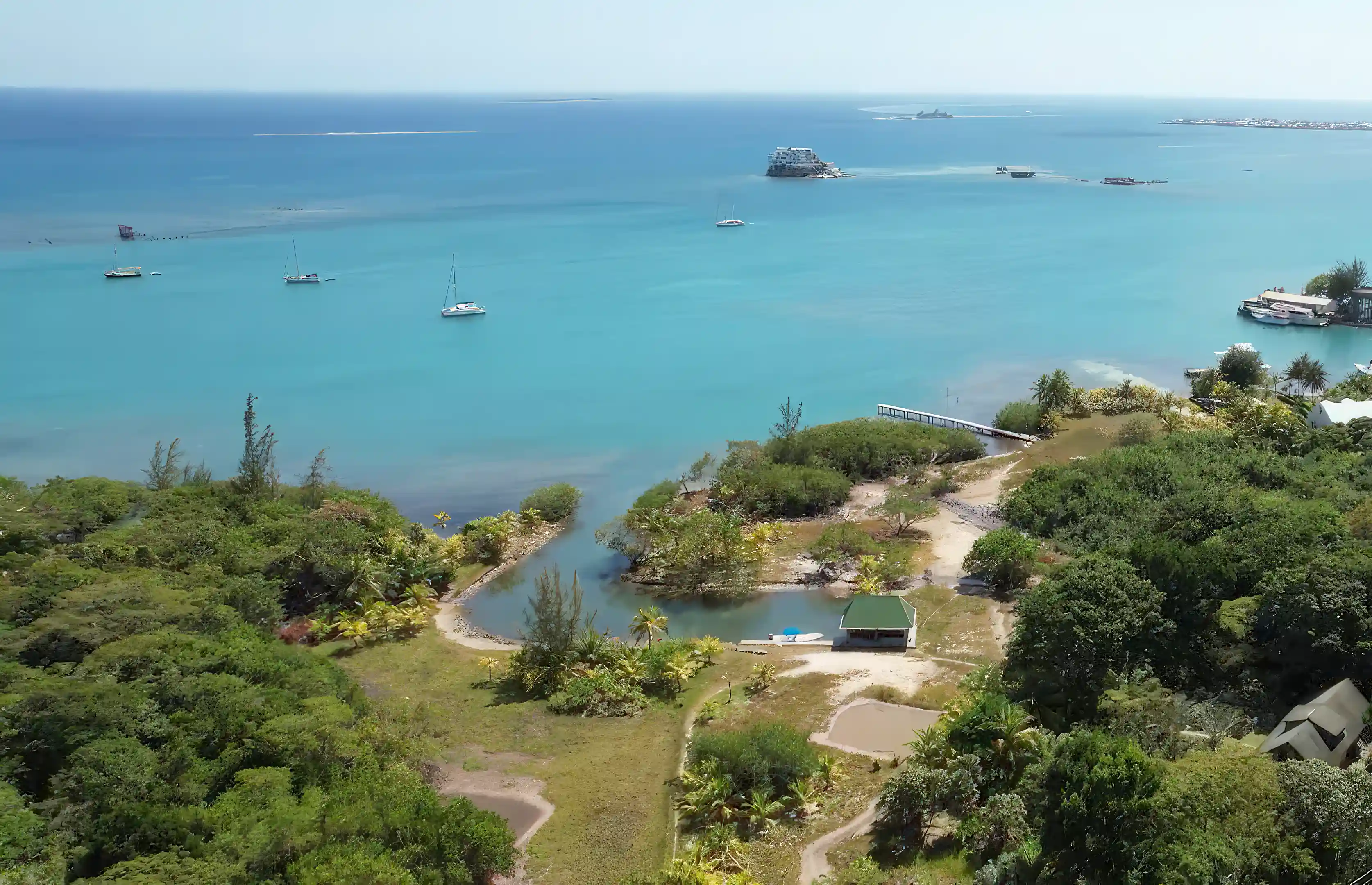 Tropical Paradise for Sale in Sandy Bay, Guanaja, Honduras - Viviun