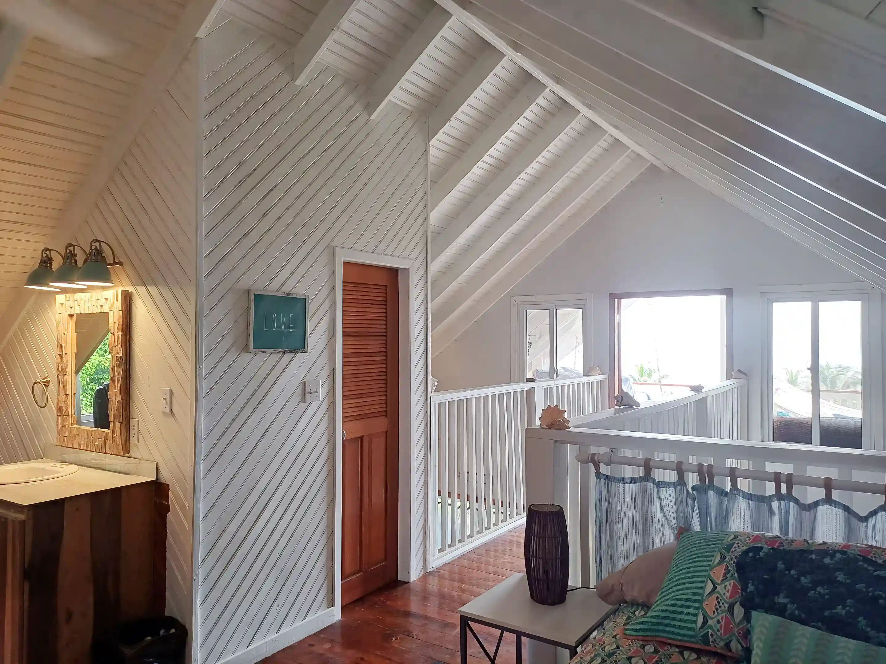 2 Bedroom House for Sale in Turrets, Turtle Crossing, West Bay, Roatan ...