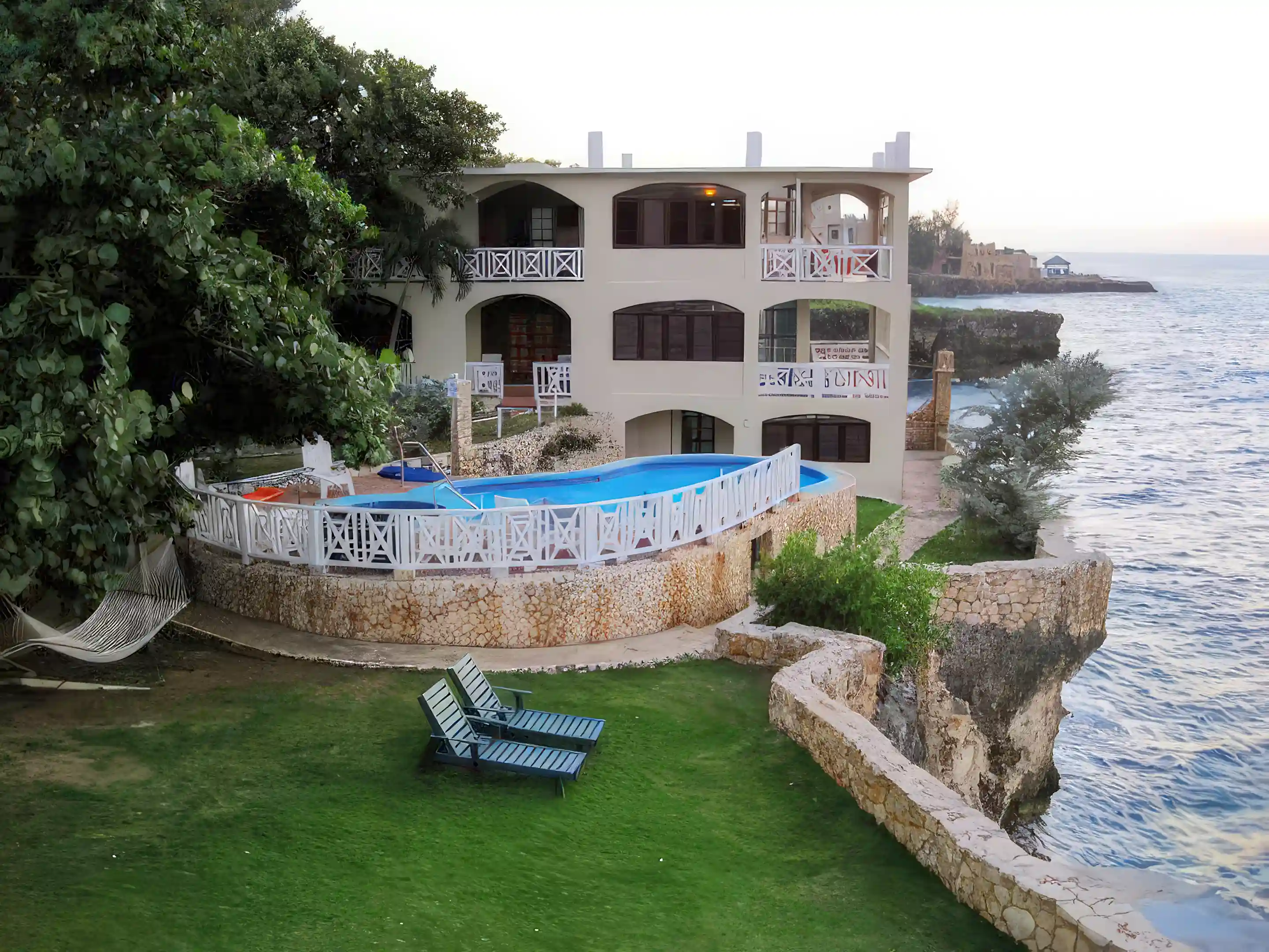 Resort for Sale in West End, cliffs, Negril, Westmoreland, Jamaica