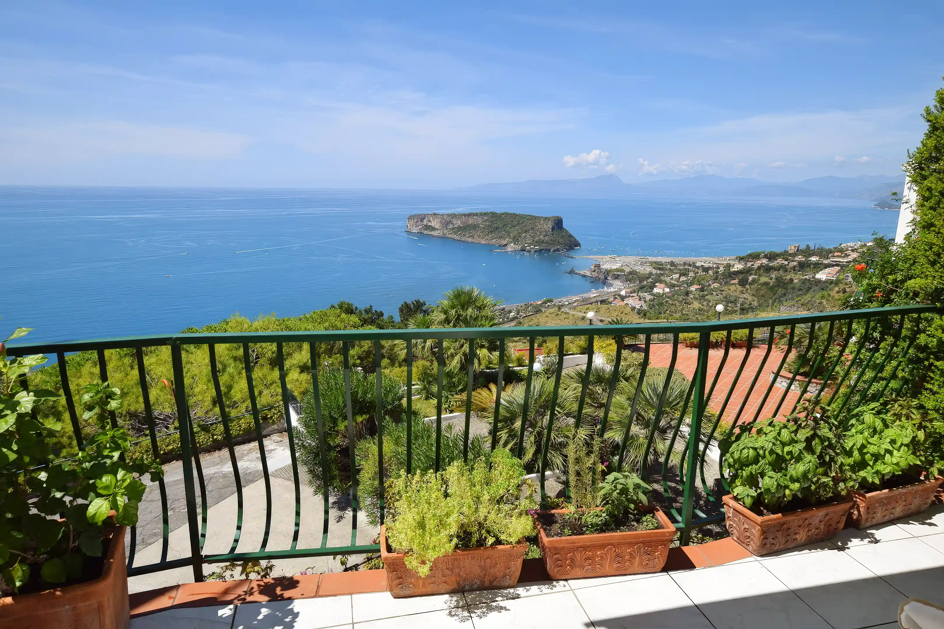 Sea View Condo for Sale in Contrada Arigna, Villaggio Del Bridge ...